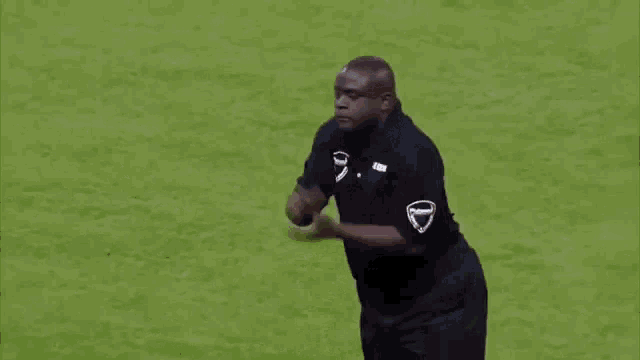 amazing security guard celebration dance olwm45xkkmbnkzr3 gif ...